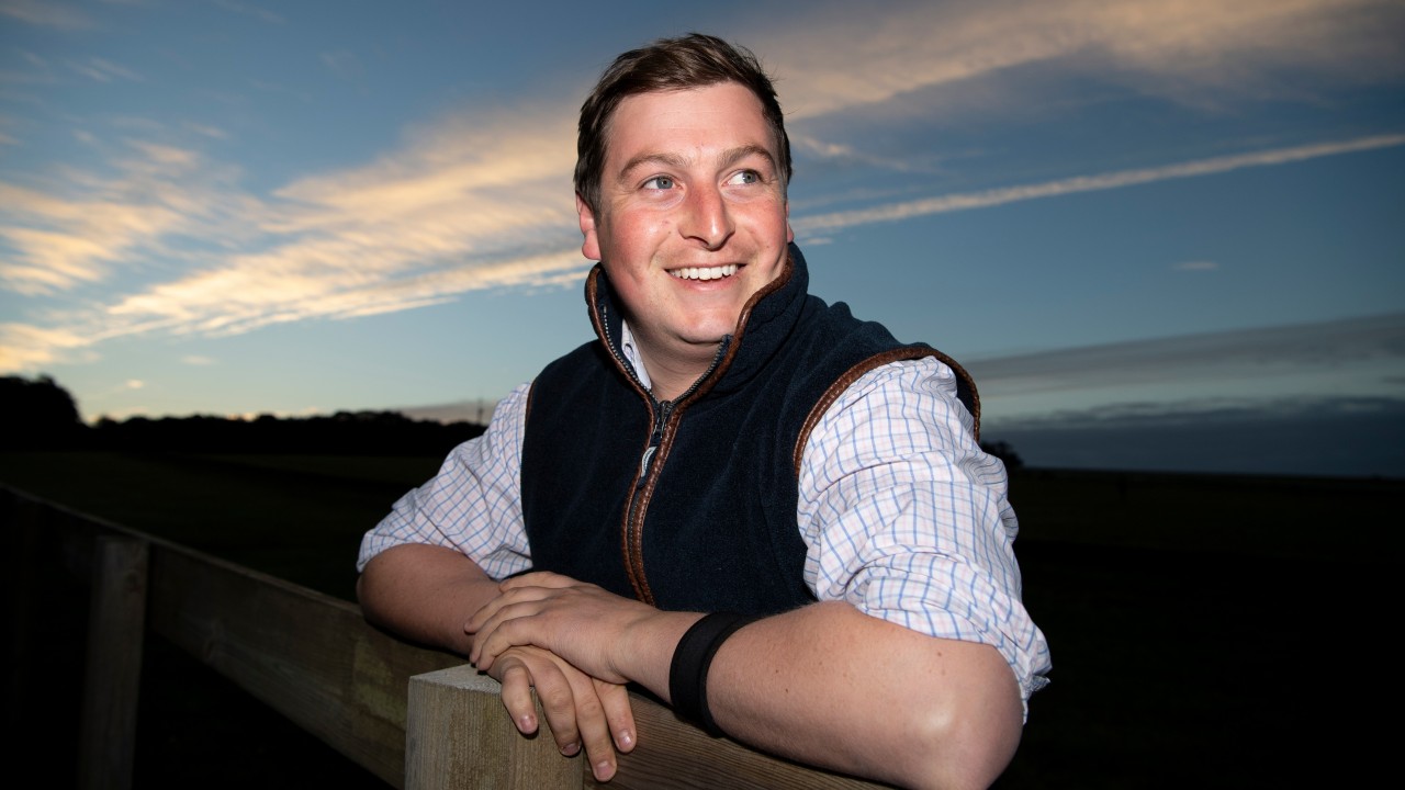 Angus Villiers | PigeonSwoop4